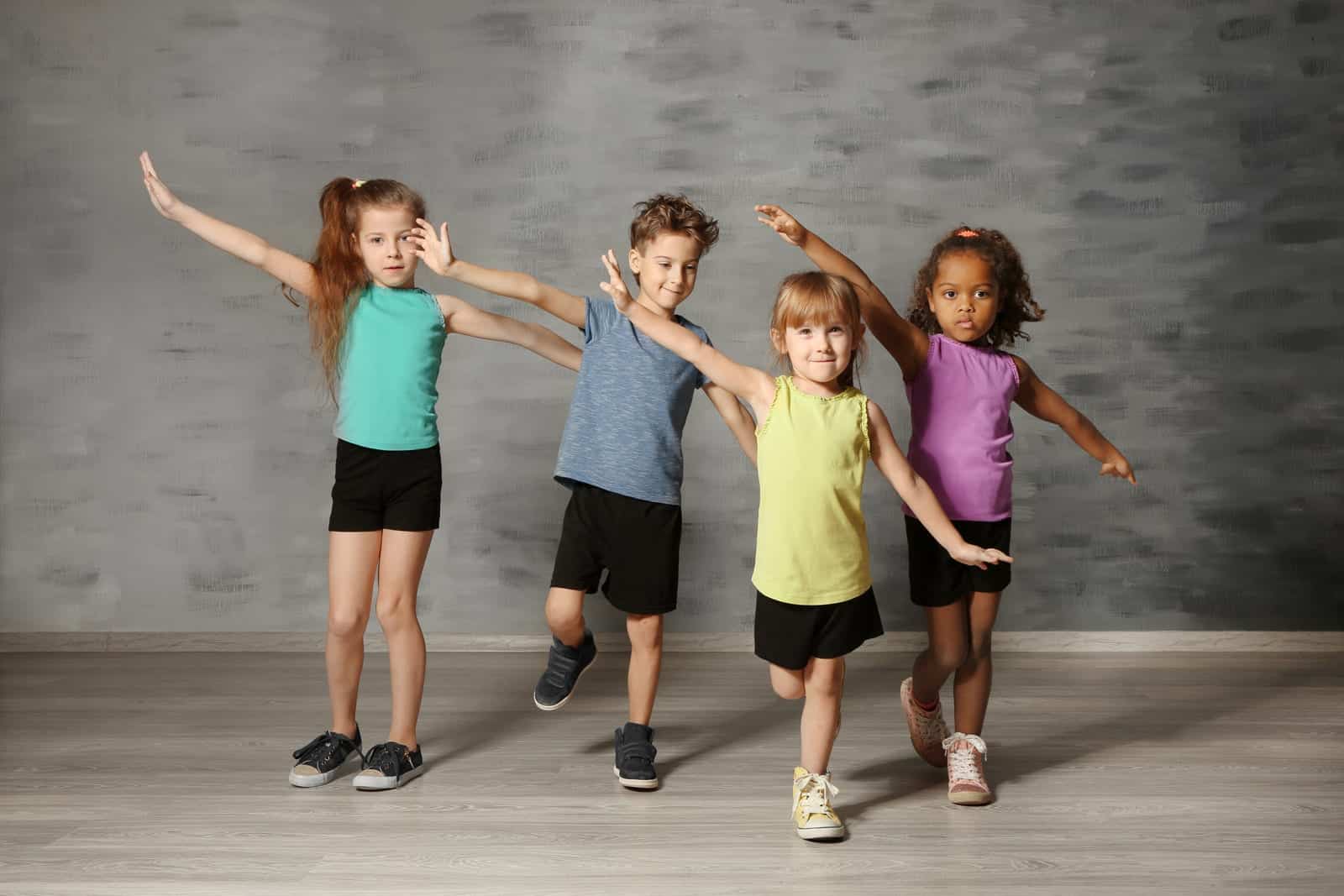 Eveil à la danse 3 - 4 ans | Ze Art Studios Paris
